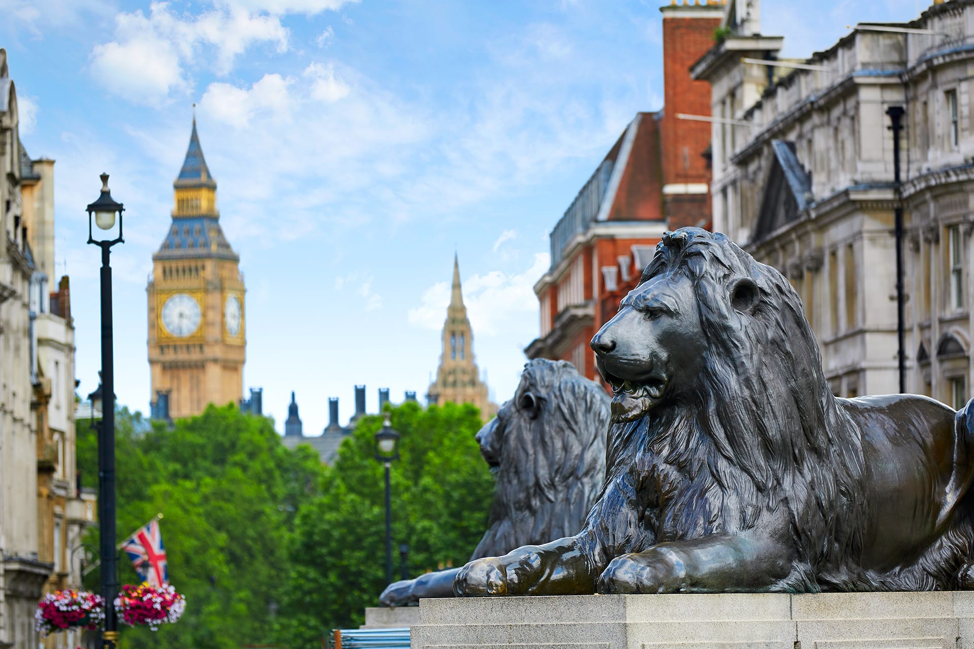 Istanbul London Private Jet Charter - MIRA Özel Jet Kiralama