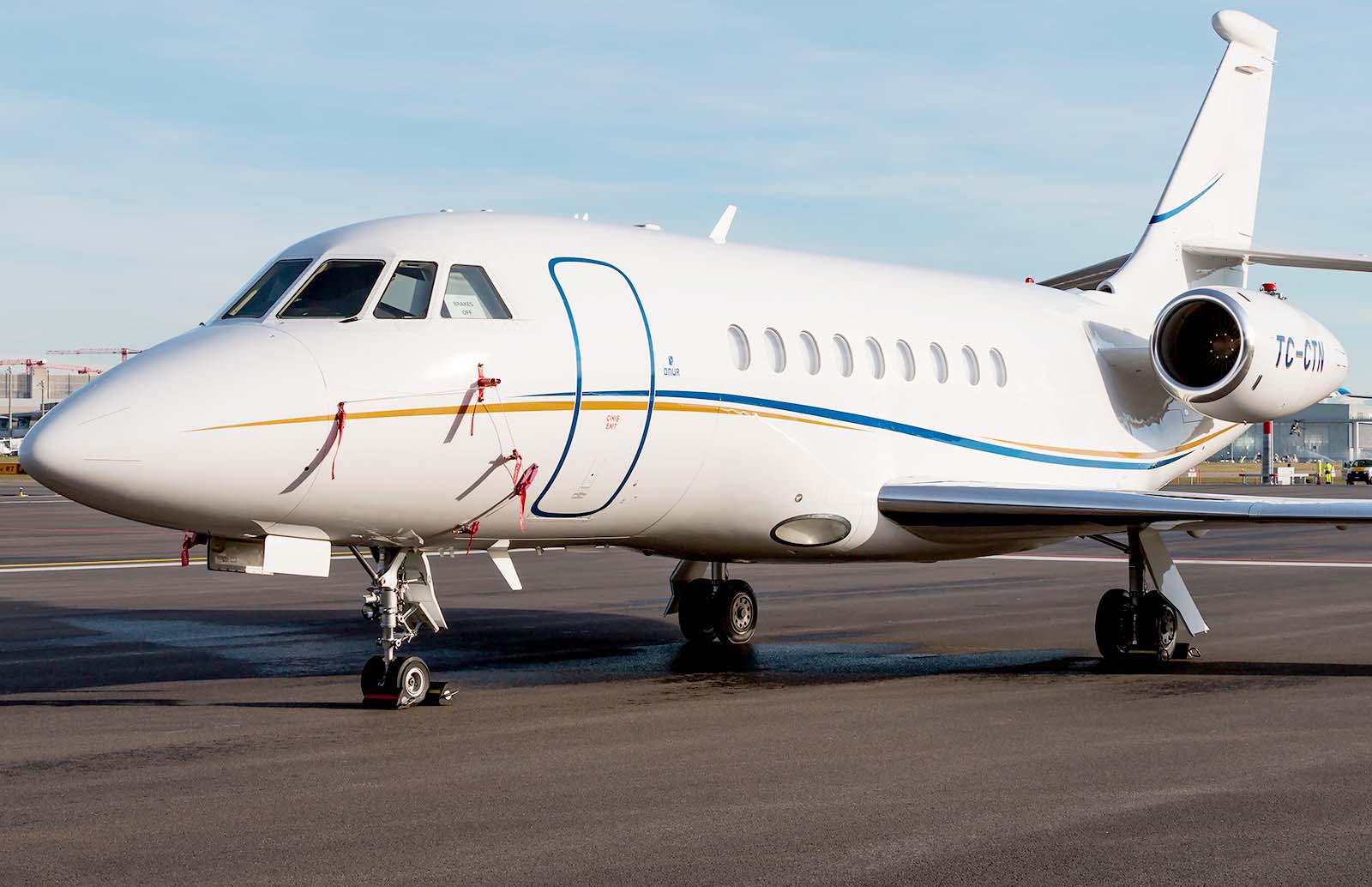Falcon 2000 - MIRA Özel Jet Kiralama