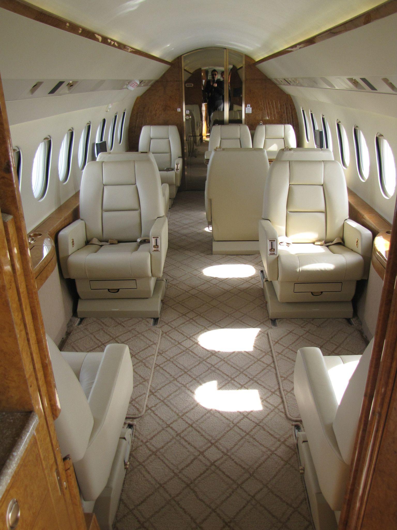 Falcon 2000 - MIRA Özel Jet Kiralama