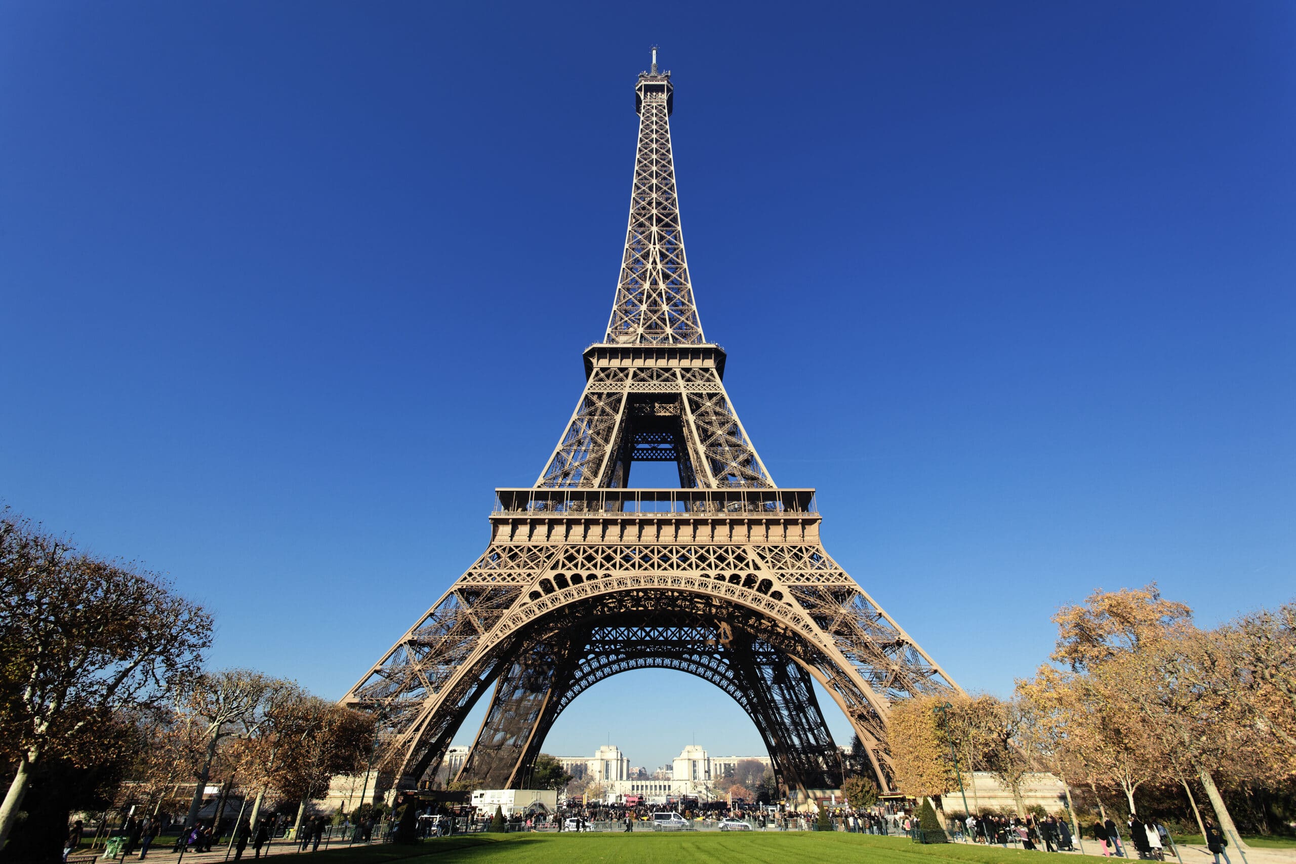 Paris Private Jet Charter - MIRA Özel Jet Kiralama