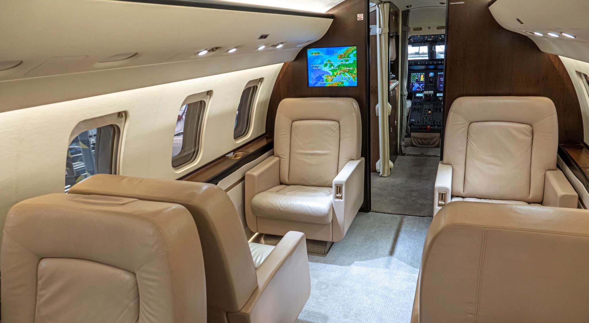 Challenger 605 - MIRA Özel Jet Kiralama